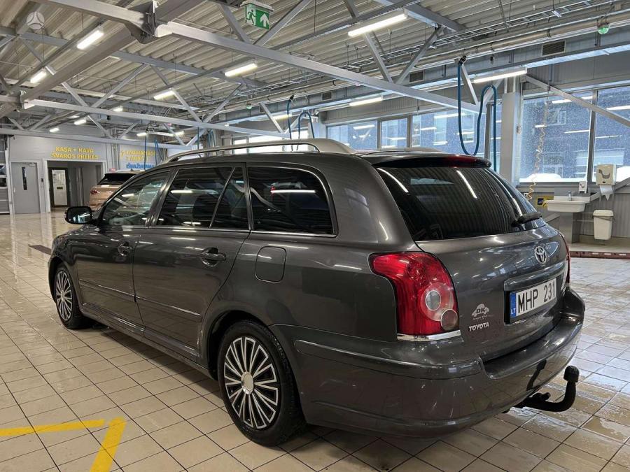 Grey Toyota Avensis 2009 in Vilnius, with an engine capacity of 2.00 L and mileage of 310 thousand km for 1900 €, photo 7 on AUTOMOTO.COM.LV