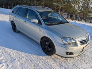 Grey Toyota Avensis 2009 in Vilnius, with an engine capacity of 2.20 L and mileage of 302 thousand km for 2299 €, photo 2 on AUTOMOTO.COM.LV