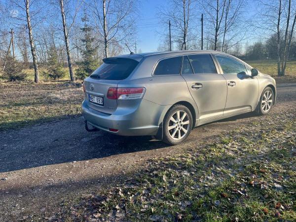 Grey Toyota Avensis 2009 in Kaunas, with an engine capacity of 2.20 L and mileage of 290 thousand km for 3100 €, photo 3 on AUTOMOTO.COM.LV