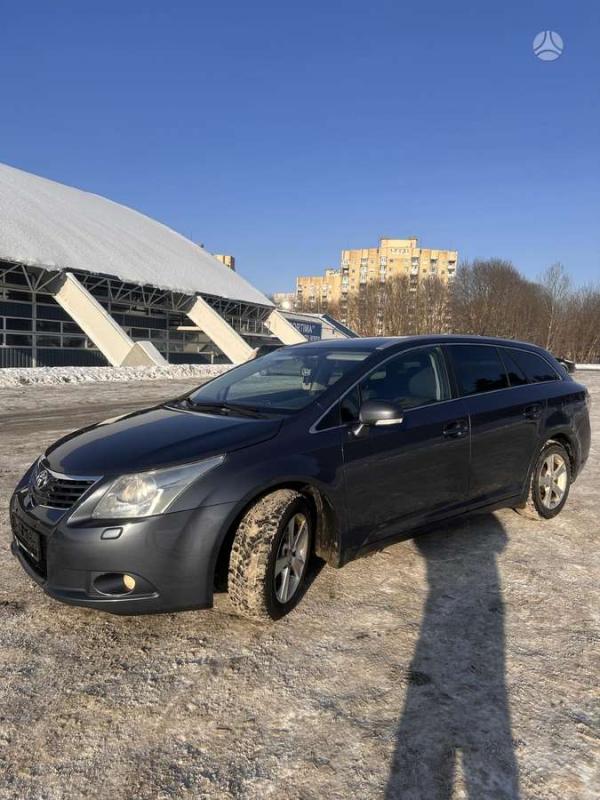 Pelēks Toyota Avensis 2009 Viļņa, ar dzinēja tilpumu 1.60 L un nobraukumu 243 tūkst. km par 2700 €, foto 6 vietnē AUTOMOTO.COM.LV