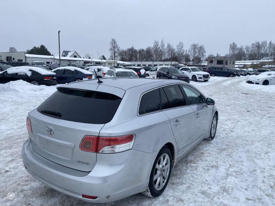 Pelēks Toyota Avensis 2009 Utena, ar dzinēja tilpumu 2.23 L un nobraukumu 270 tūkst. km par 4350 €, foto 5 vietnē AUTOMOTO.COM.LV