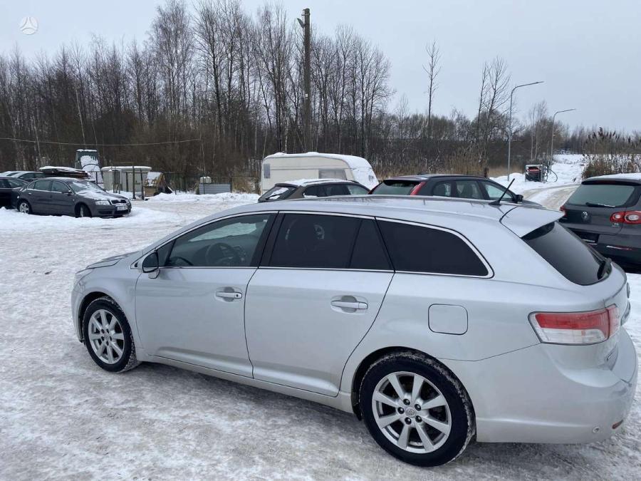 Pelēks Toyota Avensis 2009 Utena, ar dzinēja tilpumu 2.23 L un nobraukumu 270 tūkst. km par 4350 €, foto 16 vietnē AUTOMOTO.COM.LV
