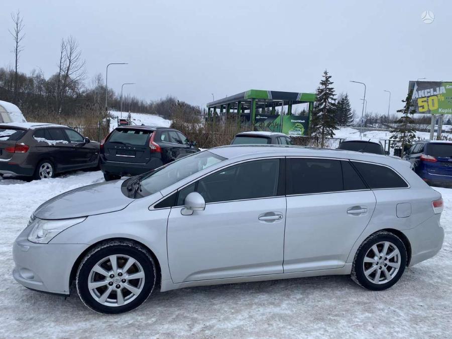Pelēks Toyota Avensis 2009 Utena, ar dzinēja tilpumu 2.23 L un nobraukumu 270 tūkst. km par 4350 €, foto 18 vietnē AUTOMOTO.COM.LV