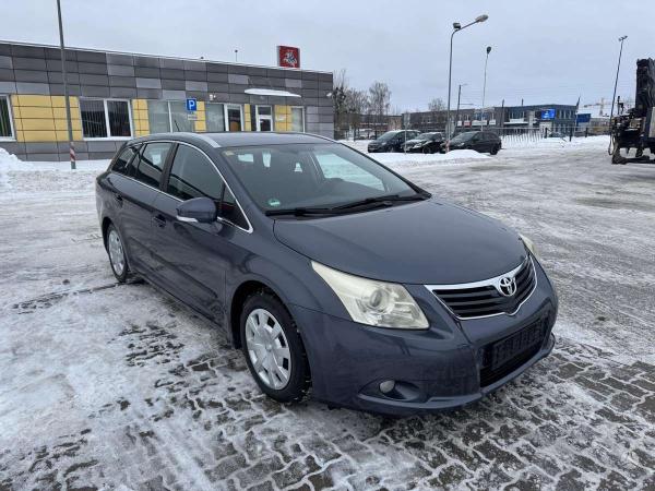 Pelēks Toyota Avensis 2009 Kauņa, ar dzinēja tilpumu 2.00 L un nobraukumu 147 tūkst. km par 3900 €, foto 1 vietnē AUTOMOTO.COM.LV