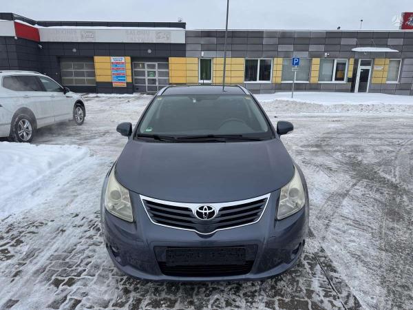 Pelēks Toyota Avensis 2009 Kauņa, ar dzinēja tilpumu 2.00 L un nobraukumu 147 tūkst. km par 3900 €, foto 2 vietnē AUTOMOTO.COM.LV