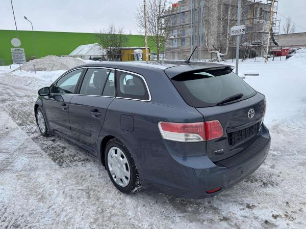 Pelēks Toyota Avensis 2009 Kauņa, ar dzinēja tilpumu 2.00 L un nobraukumu 147 tūkst. km par 3900 €, foto 4 vietnē AUTOMOTO.COM.LV