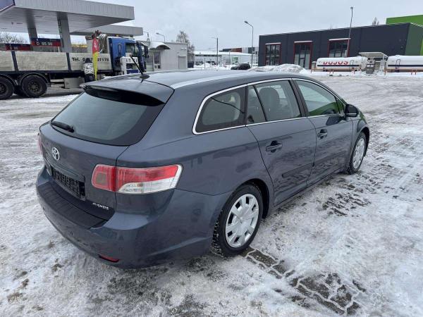 Pelēks Toyota Avensis 2009 Kauņa, ar dzinēja tilpumu 2.00 L un nobraukumu 147 tūkst. km par 3900 €, foto 6 vietnē AUTOMOTO.COM.LV