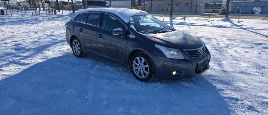 Grey Toyota Avensis 2009 in Marijampole, with an engine capacity of 1.60 L and mileage of 280 thousand km for 3100 €, photo 3 on AUTOMOTO.COM.LV