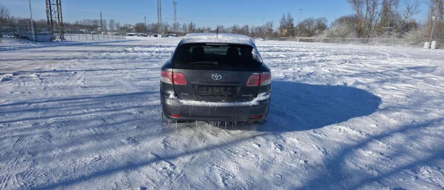 Grey Toyota Avensis 2009 in Marijampole, with an engine capacity of 1.60 L and mileage of 280 thousand km for 3100 €, photo 6 on AUTOMOTO.COM.LV