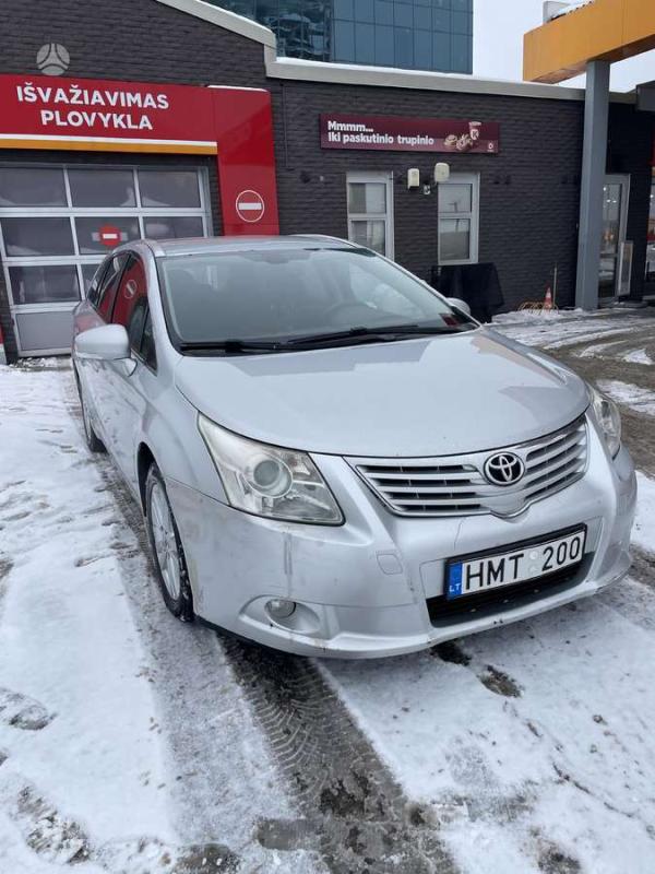Grey Toyota Avensis 2009 in Alytus, with an engine capacity of 2.00 L and mileage of 450 thousand km for 1650 €, photo 3 on AUTOMOTO.COM.LV