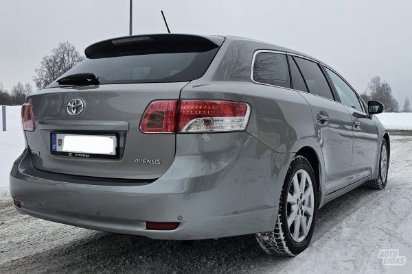 Grey Toyota Avensis 2009 in Trakai, with an engine capacity of 2.00 L and mileage of 342 thousand km for 3250 €, photo 7 on AUTOMOTO.COM.LV