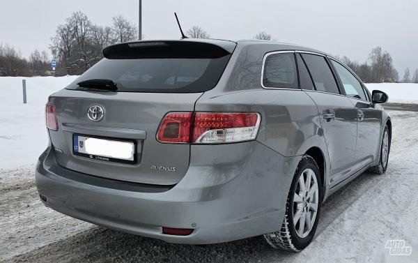 Grey Toyota Avensis 2009 in Trakai, with an engine capacity of 2.00 L and mileage of 342 thousand km for 3250 €, photo 8 on AUTOMOTO.COM.LV