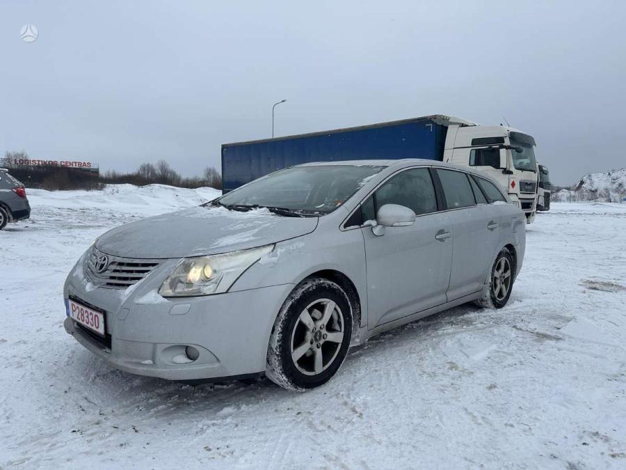 Grey Toyota Avensis 2009 in Kaunas, with an engine capacity of 1.80 L and mileage of 295 thousand km for 3000 €, photo 1 on AUTOMOTO.COM.LV