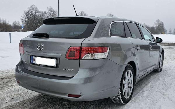 Pelēks Toyota Avensis 2009 Trakai, ar dzinēja tilpumu 2.00 L un nobraukumu 342 tūkst. km par 3650 €, foto 8 vietnē AUTOMOTO.COM.LV