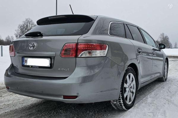 Pelēks Toyota Avensis 2009 Trakai, ar dzinēja tilpumu 2.00 L un nobraukumu 342 tūkst. km par 3650 €, foto 9 vietnē AUTOMOTO.COM.LV