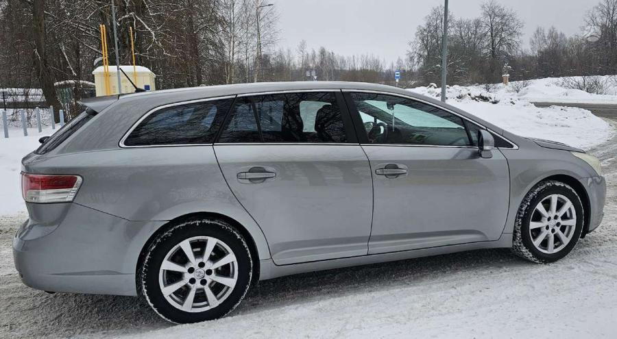 Grey Toyota Avensis 2009 in Trakai, with an engine capacity of 2.00 L and mileage of 342 thousand km for 3650 €, photo 11 on AUTOMOTO.COM.LV