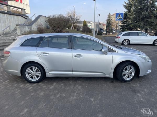Pelēks Toyota Avensis 2009 Alīta, ar dzinēja tilpumu 2.00 L un nobraukumu 450 tūkst. km par 2500 €, foto 8 vietnē AUTOMOTO.COM.LV