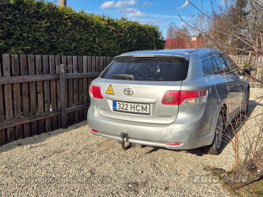 Grey Toyota Avensis 2009 in Tallinn, with an engine capacity of 2.20 L and mileage of 0 thousand km for 2800 €, photo 10 on AUTOMOTO.COM.LV