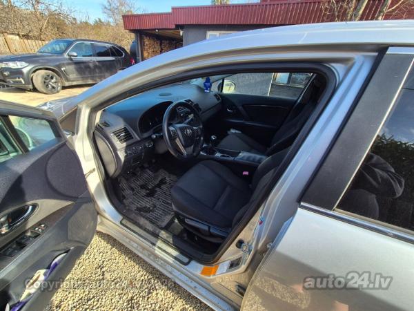 Pelēks Toyota Avensis 2009 Tallina, ar dzinēja tilpumu 2.20 L un nobraukumu 0 tūkst. km par 2800 €, foto 11 vietnē AUTOMOTO.COM.LV