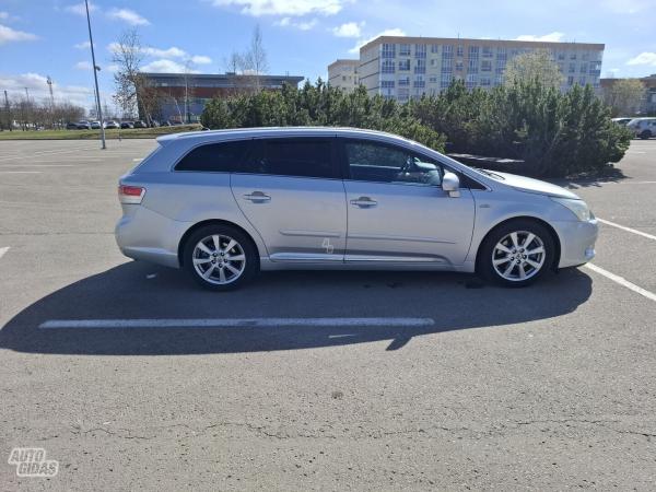 Grey Toyota Avensis 2009 in Siauliai, with an engine capacity of 2.20 L and mileage of 335 thousand km for 3950 €, photo 2 on AUTOMOTO.COM.LV