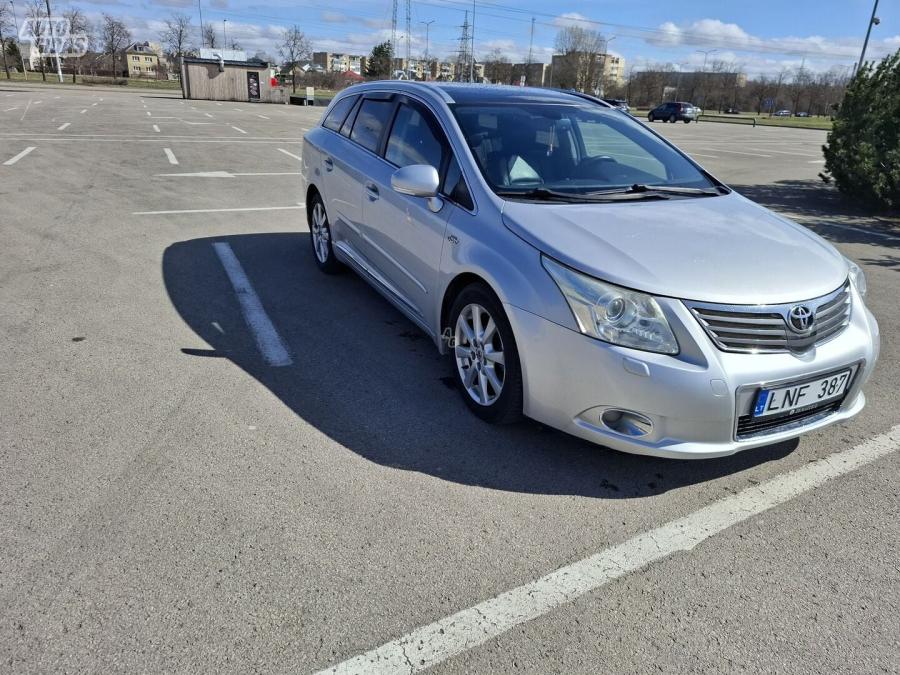 Pelēks Toyota Avensis 2009 Šauļi, ar dzinēja tilpumu 2.20 L un nobraukumu 335 tūkst. km par 3950 €, foto 8 vietnē AUTOMOTO.COM.LV