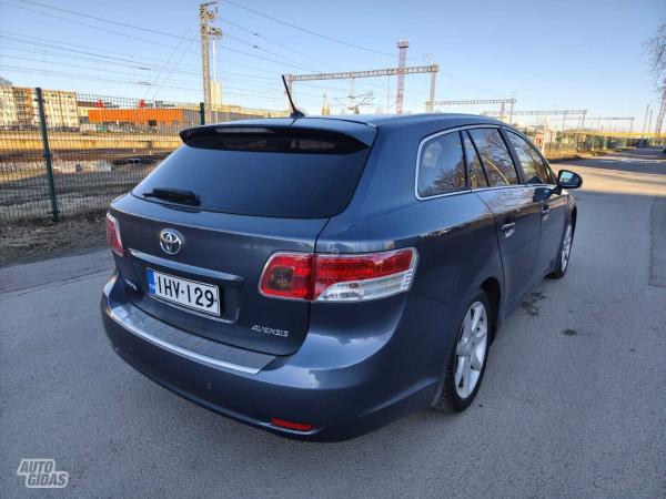 Grey Toyota Avensis 2009 in Siauliai, with an engine capacity of 2.20 L and mileage of 264 thousand km for 3690 €, photo 4 on AUTOMOTO.COM.LV