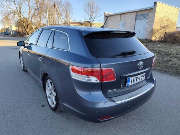Grey Toyota Avensis 2009 in Siauliai, with an engine capacity of 2.20 L and mileage of 264 thousand km for 3690 €, photo 6 on AUTOMOTO.COM.LV