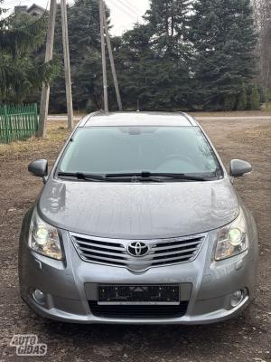 Grey Toyota Avensis 2009 in Utena, with an engine capacity of 2.20 L and mileage of 221 thousand km for 3850 €, photo 3 on AUTOMOTO.COM.LV