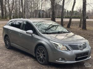 Grey Toyota Avensis 2009 in Utena, with an engine capacity of 2.20 L and mileage of 221 thousand km for 3850 €, photo 4 on AUTOMOTO.COM.LV
