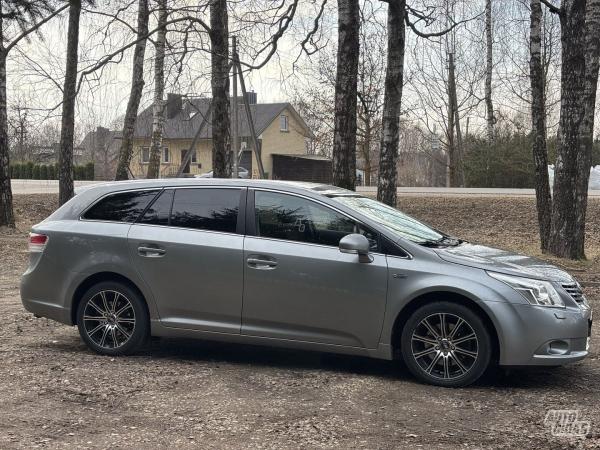 Pelēks Toyota Avensis 2009 Utena, ar dzinēja tilpumu 2.20 L un nobraukumu 221 tūkst. km par 3850 €, foto 4 vietnē AUTOMOTO.COM.LV