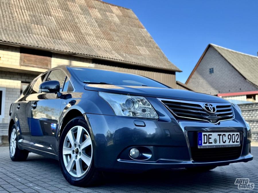 Pelēks Toyota Avensis 2009 Kauņa, ar dzinēja tilpumu 2.20 L un nobraukumu 280 tūkst. km par 3950 €, foto 1 vietnē AUTOMOTO.COM.LV