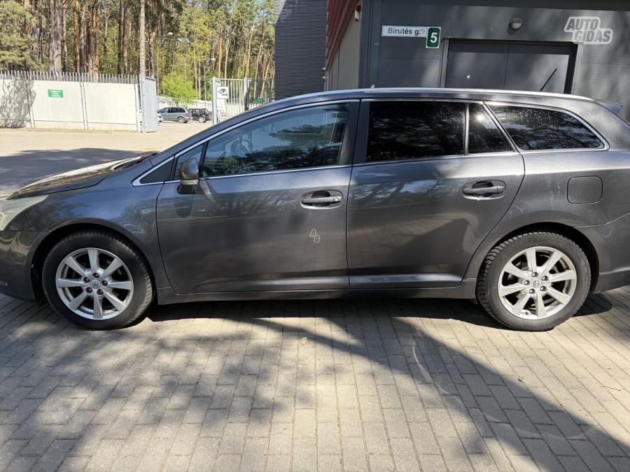 Серый Тойота Авенсис 2009 в Алитус, объемом двигателя 2.00 л и пробегом 318 тыс. км за 3300 €, фото 4 на AUTOMOTO.COM.LV