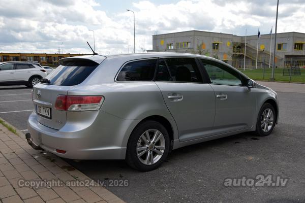 Pelēks Toyota Avensis 2009 Tartu, ar dzinēja tilpumu 2.00 L un nobraukumu 336 tūkst. km par 3990 €, foto 9 vietnē AUTOMOTO.COM.LV