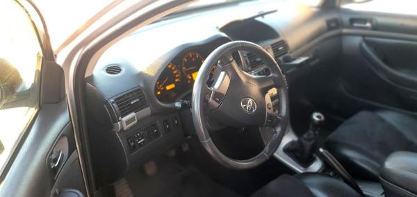Pelēks Toyota Avensis 2009 Viļņa, ar dzinēja tilpumu 2.20 L un nobraukumu 300 tūkst. km par 2250 €, foto 6 vietnē AUTOMOTO.COM.LV