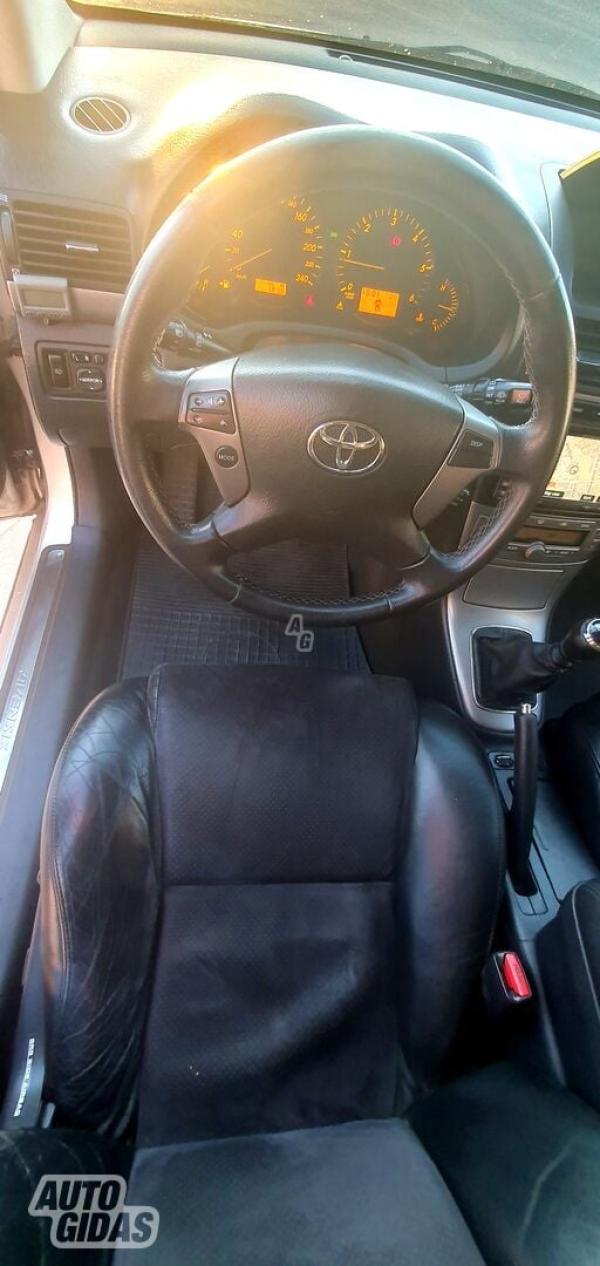 Pelēks Toyota Avensis 2009 Viļņa, ar dzinēja tilpumu 2.20 L un nobraukumu 300 tūkst. km par 2250 €, foto 8 vietnē AUTOMOTO.COM.LV
