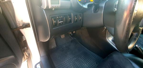 Pelēks Toyota Avensis 2009 Viļņa, ar dzinēja tilpumu 2.20 L un nobraukumu 300 tūkst. km par 2250 €, foto 9 vietnē AUTOMOTO.COM.LV