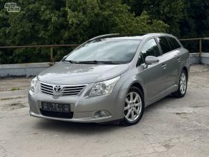 Pelēks Toyota Avensis 2009 Viļņa, ar dzinēja tilpumu 2.00 L un nobraukumu 291 tūkst. km par 3900 €, foto  vietnē AUTOMOTO.COM.LV