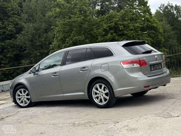 Grey Toyota Avensis 2009 in Vilnius, with an engine capacity of 2.00 L and mileage of 291 thousand km for 3900 €, photo 2 on AUTOMOTO.COM.LV