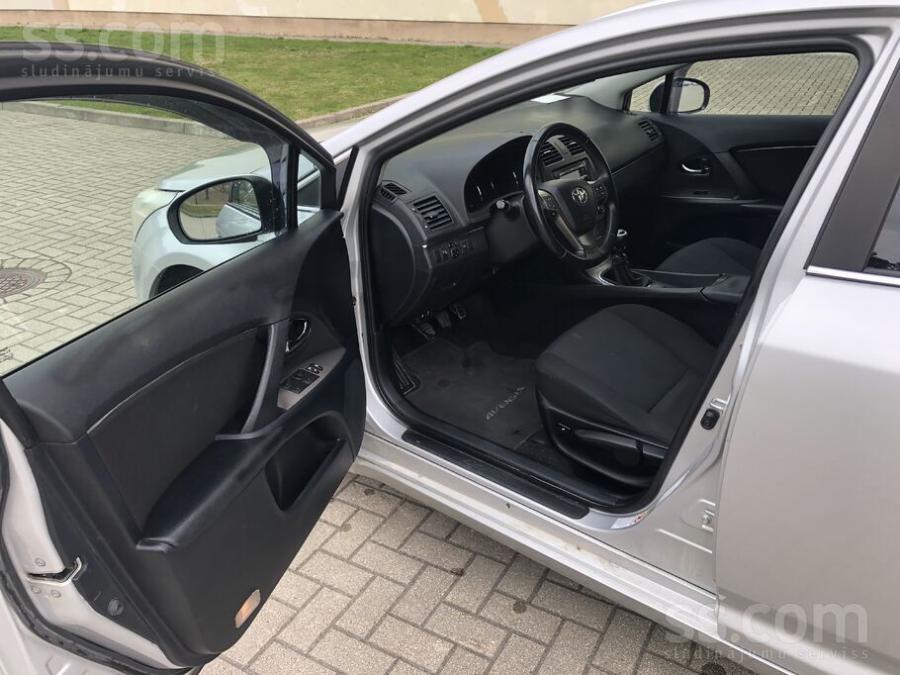 Серый Тойота Авенсис 2009 в Валмиера, объемом двигателя 2.00 л и пробегом 274 тыс. км за 3400 €, фото 3 на AUTOMOTO.COM.LV