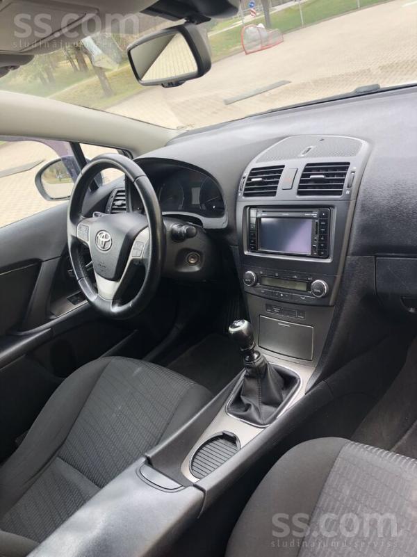 Pelēks Toyota Avensis 2009 Valmiera, ar dzinēja tilpumu 2.00 L un nobraukumu 274 tūkst. km par 3400 €, foto 4 vietnē AUTOMOTO.COM.LV