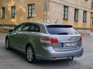 Grey Toyota Avensis 2009 in Riga, with an engine capacity of 2.00 L and mileage of 247 thousand km for 3400 €, photo 3 on AUTOMOTO.COM.LV