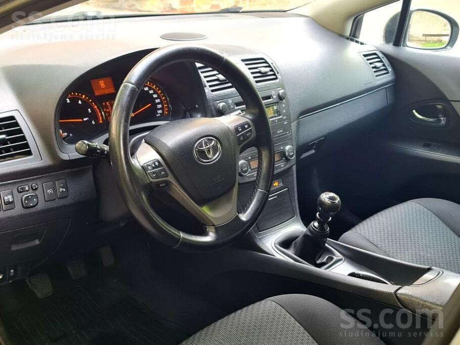 Grey Toyota Avensis 2009 in Riga, with an engine capacity of 2.00 L and mileage of 247 thousand km for 3400 €, photo 5 on AUTOMOTO.COM.LV