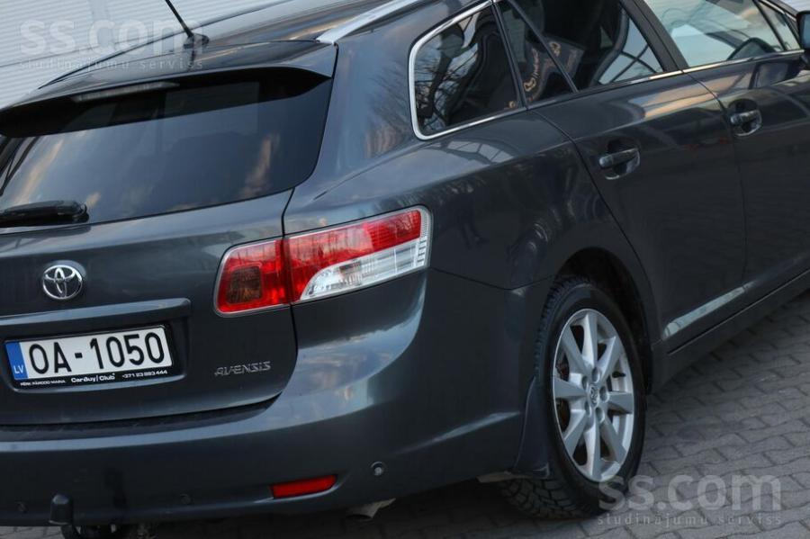 Grey Toyota Avensis 2009 in Riga, with an engine capacity of 2.20 L and mileage of 0 thousand km for 3495 €, photo 9 on AUTOMOTO.COM.LV