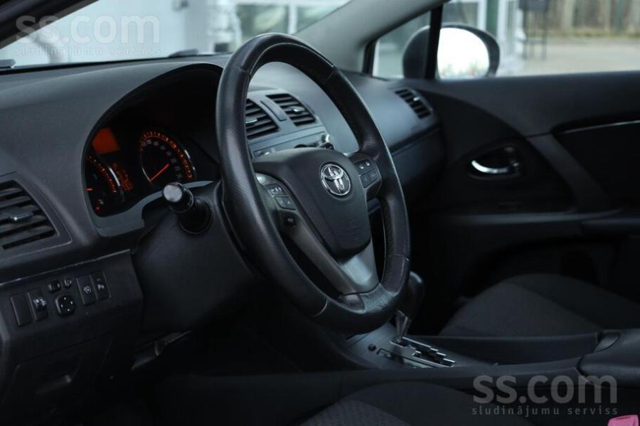 Grey Toyota Avensis 2009 in Riga, with an engine capacity of 2.20 L and mileage of 0 thousand km for 3495 €, photo 11 on AUTOMOTO.COM.LV