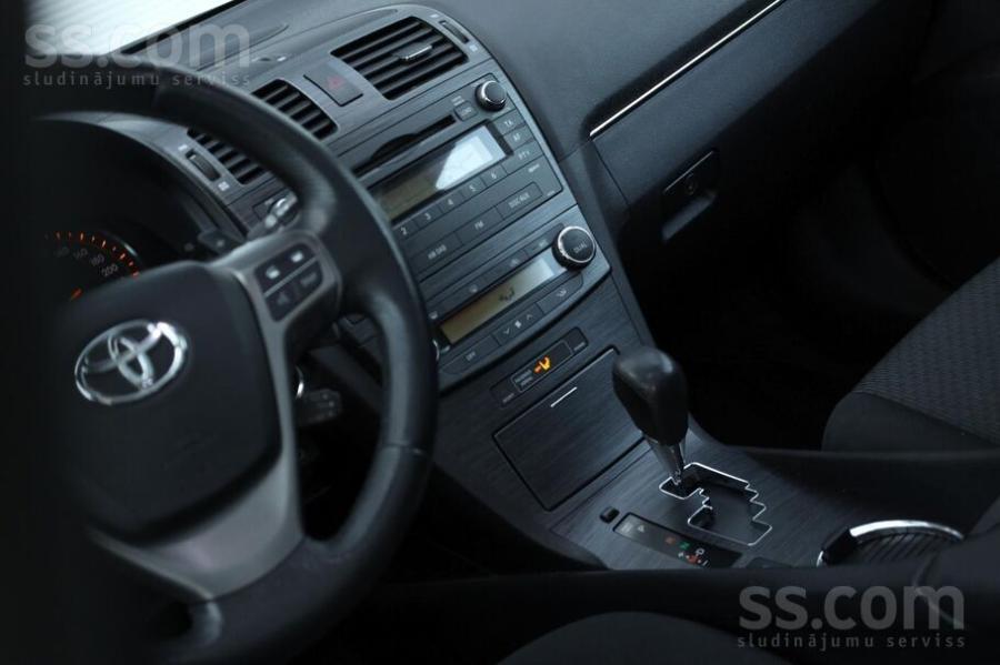 Grey Toyota Avensis 2009 in Riga, with an engine capacity of 2.20 L and mileage of 0 thousand km for 3495 €, photo 16 on AUTOMOTO.COM.LV