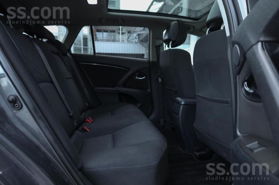 Grey Toyota Avensis 2009 in Riga, with an engine capacity of 2.20 L and mileage of 0 thousand km for 3495 €, photo 19 on AUTOMOTO.COM.LV