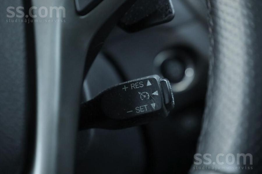 Grey Toyota Avensis 2009 in Riga, with an engine capacity of 2.20 L and mileage of 0 thousand km for 3495 €, photo 23 on AUTOMOTO.COM.LV