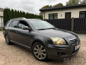 Pelēks Toyota Avensis 2009 Rīga, ar dzinēja tilpumu 2.20 L un nobraukumu 452 tūkst. km par 2490 €, foto 5 vietnē AUTOMOTO.COM.LV