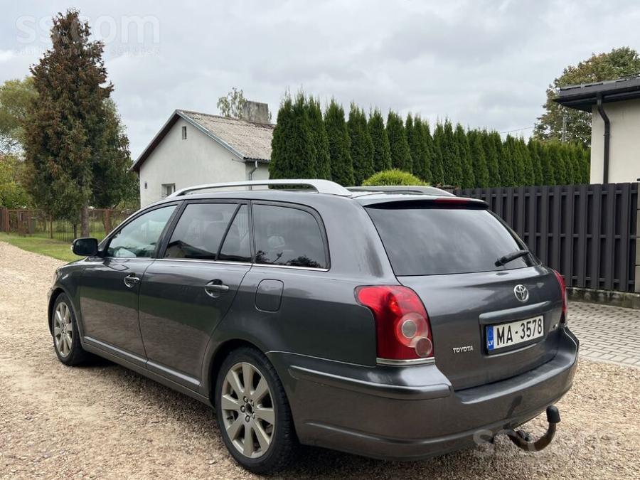 Pelēks Toyota Avensis 2009 Rīga, ar dzinēja tilpumu 2.20 L un nobraukumu 452 tūkst. km par 2490 €, foto 6 vietnē AUTOMOTO.COM.LV