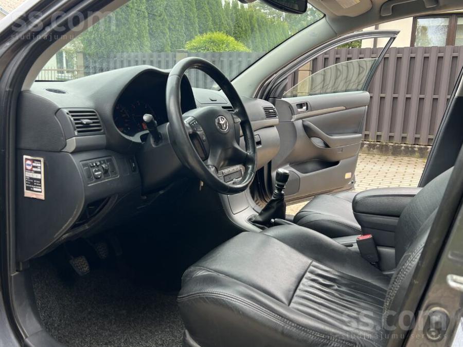 Pelēks Toyota Avensis 2009 Rīga, ar dzinēja tilpumu 2.20 L un nobraukumu 452 tūkst. km par 2490 €, foto 12 vietnē AUTOMOTO.COM.LV